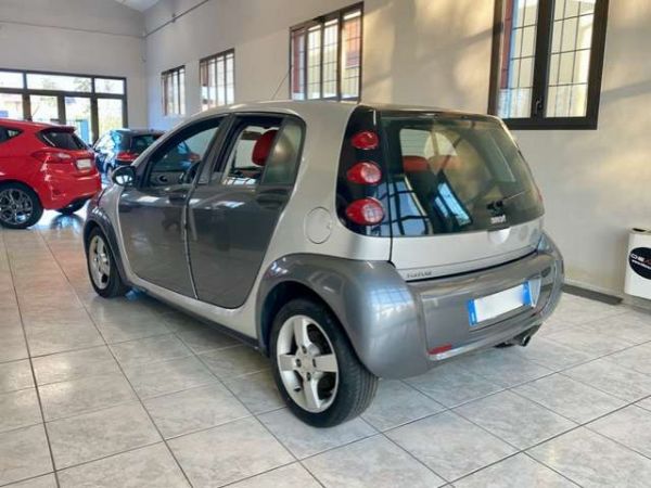 Smart forfour 1ª serie 1.5 cdi 70 kW passion CAMBIO AUTOMATICO Usata ...